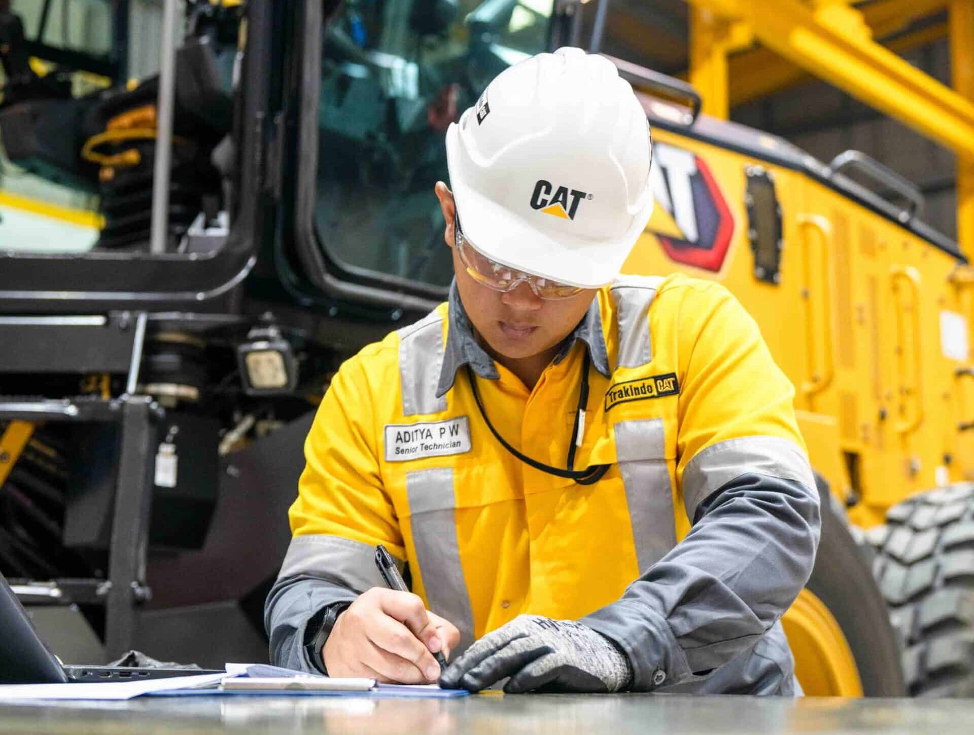 Caterpillar hosts first-ever dealer technician challenge - Roads ...
